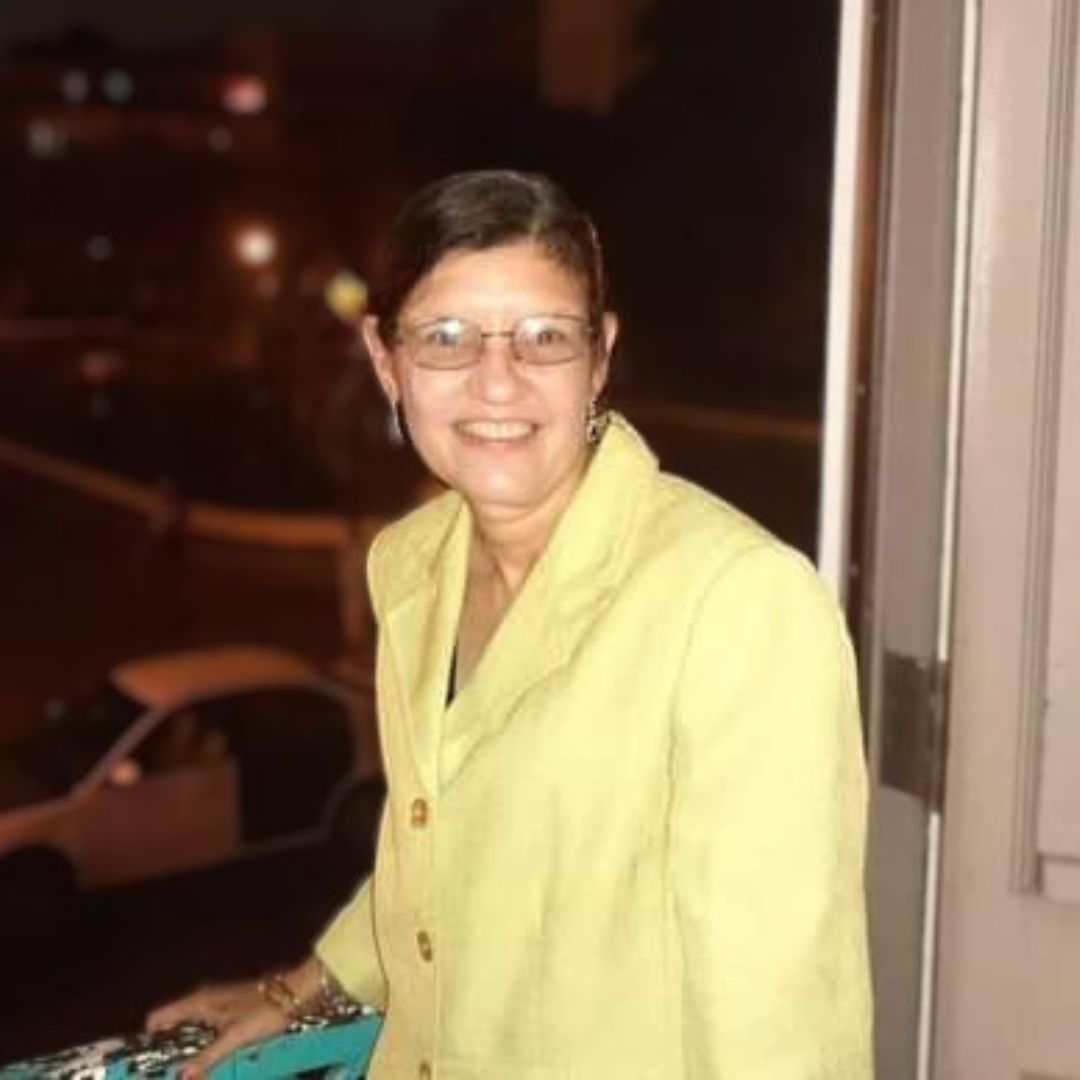 Aida Mendoza Rivera | ♥ Con Pluma Papel LLC